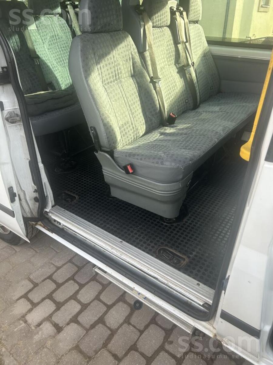 White Ford Transit 2009 in Riga, with an engine capacity of 2.20 L and mileage of 305 thousand km for 3950 €, photo 6 on AUTOMOTO.COM.LV
