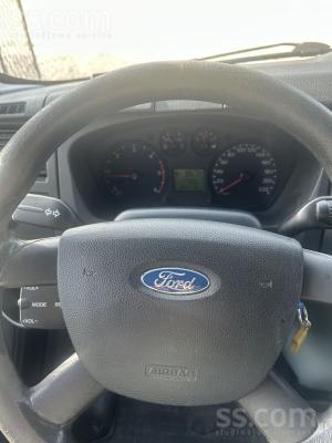 White Ford Transit 2009 in Riga, with an engine capacity of 2.20 L and mileage of 305 thousand km for 3950 €, photo 8 on AUTOMOTO.COM.LV