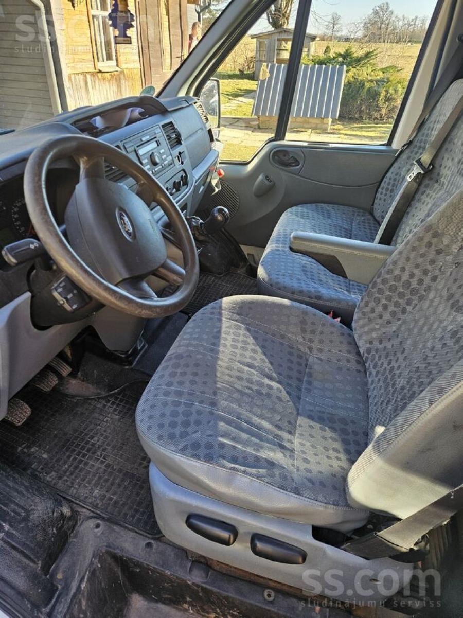 White Ford Transit 2009 in Bauska, with an engine capacity of 2.10 L and mileage of 223 thousand km for 4500 €, photo 5 on AUTOMOTO.COM.LV