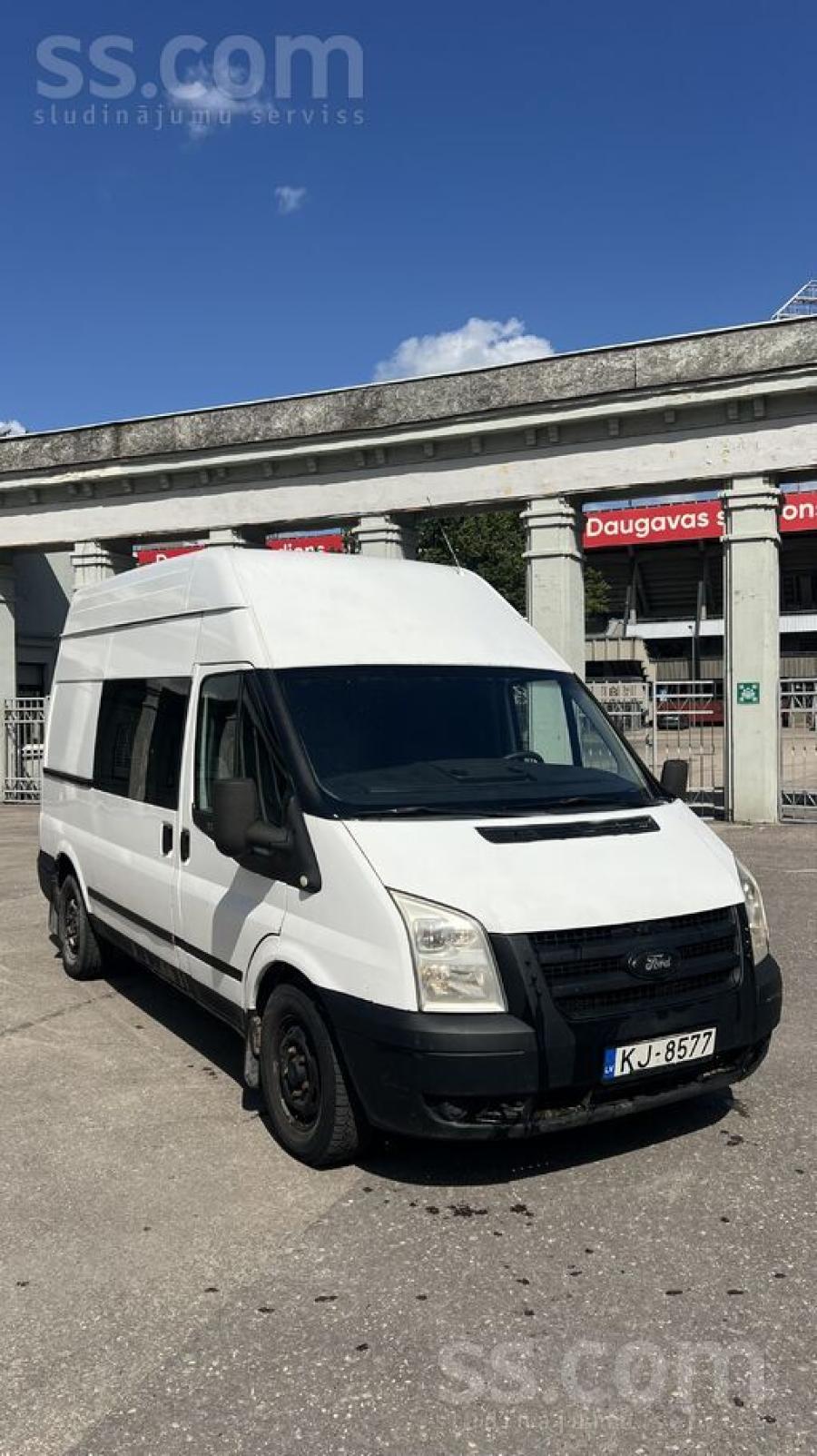 White Ford Transit 2009 in Riga, with an engine capacity of 2.20 L and mileage of 692 thousand km for 2350 €, photo 1 on AUTOMOTO.COM.LV