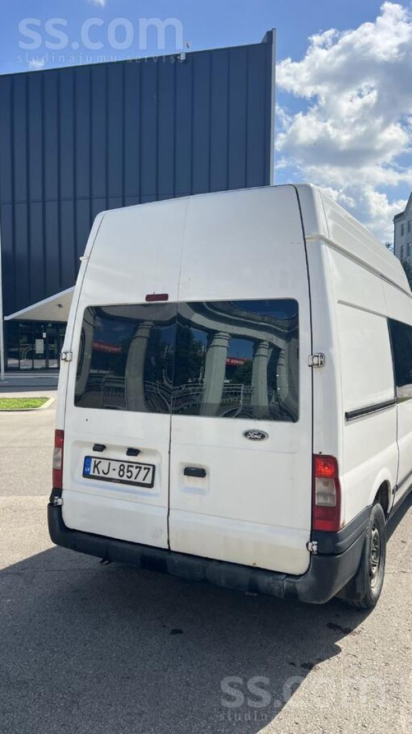 White Ford Transit 2009 in Riga, with an engine capacity of 2.20 L and mileage of 692 thousand km for 2350 €, photo 5 on AUTOMOTO.COM.LV