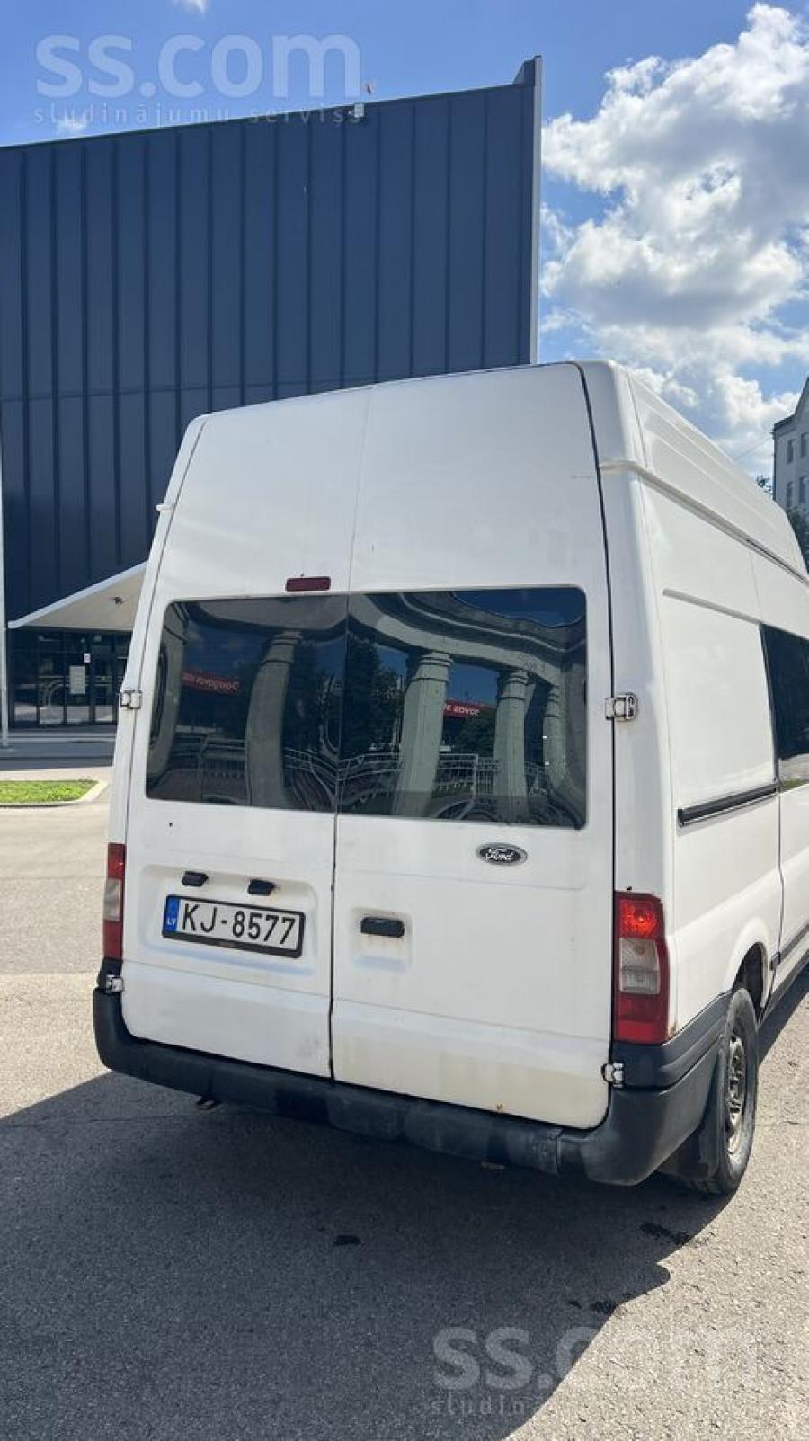 White Ford Transit 2009 in Riga, with an engine capacity of 2.20 L and mileage of 692 thousand km for 2350 €, photo 6 on AUTOMOTO.COM.LV