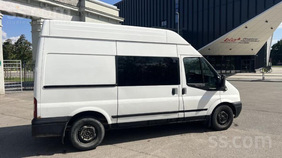 White Ford Transit 2009 in Riga, with an engine capacity of 2.20 L and mileage of 692 thousand km for 2350 €, photo 7 on AUTOMOTO.COM.LV