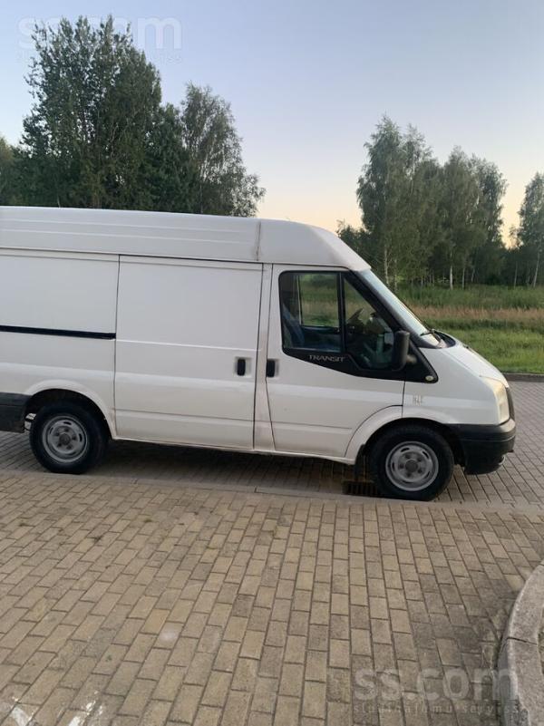 Balts Ford Transit 2010 Kuldīga, ar dzinēja tilpumu 2.20 L un nobraukumu 412 tūkst. km par 2290 €, foto 4 vietnē AUTOMOTO.COM.LV