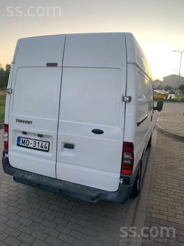 Balts Ford Transit 2010 Kuldīga, ar dzinēja tilpumu 2.20 L un nobraukumu 412 tūkst. km par 2290 €, foto 5 vietnē AUTOMOTO.COM.LV