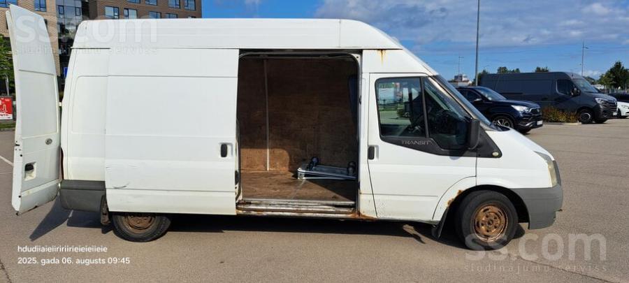 White Ford Transit 2010 in Riga, with an engine capacity of 2.20 L and mileage of 0 thousand km for 1500 €, photo 7 on AUTOMOTO.COM.LV