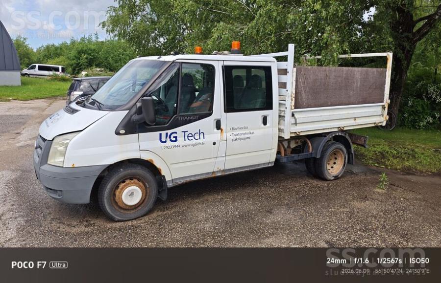 White Ford Transit 2010 in Ogre, with an engine capacity of 2.40 L and mileage of 245 thousand km for 7200 €, photo 3 on AUTOMOTO.COM.LV