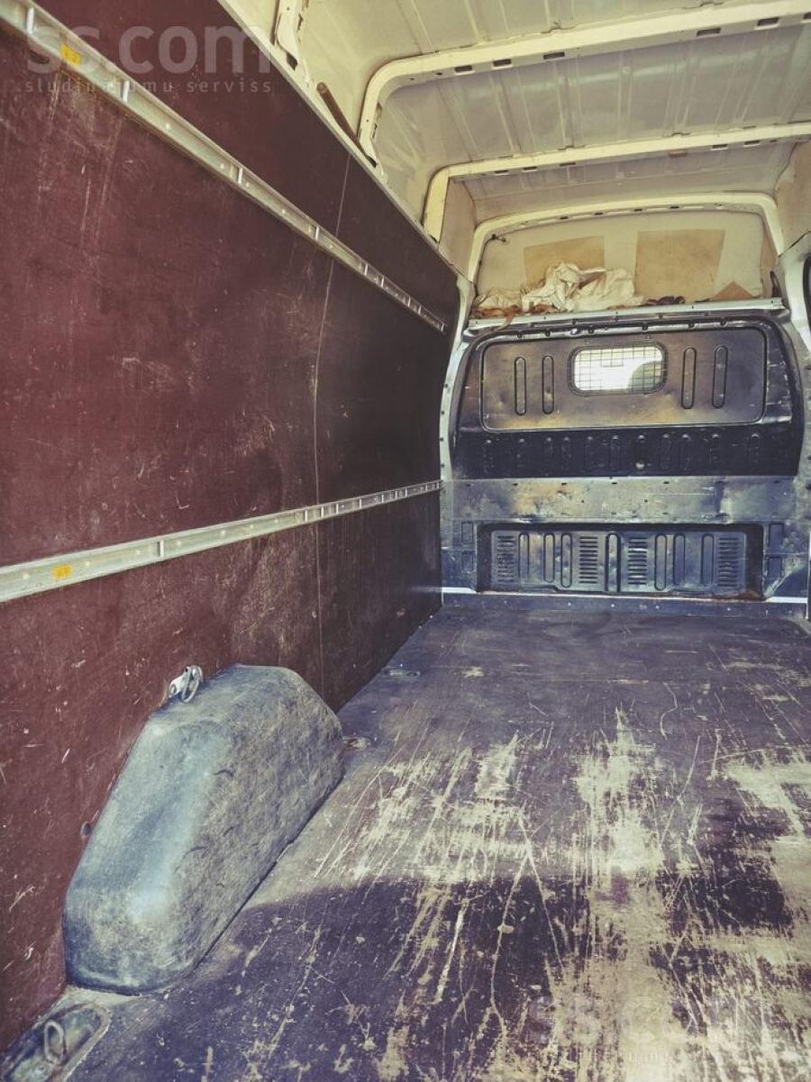 Balts Ford Transit 2010 Gulbene, ar dzinēja tilpumu 2.20 L un nobraukumu 343 tūkst. km par 2300 €, foto 6 vietnē AUTOMOTO.COM.LV