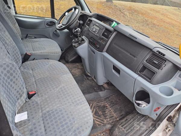 Balts Ford Transit 2010 Gulbene, ar dzinēja tilpumu 2.20 L un nobraukumu 343 tūkst. km par 2300 €, foto 6 vietnē AUTOMOTO.COM.LV