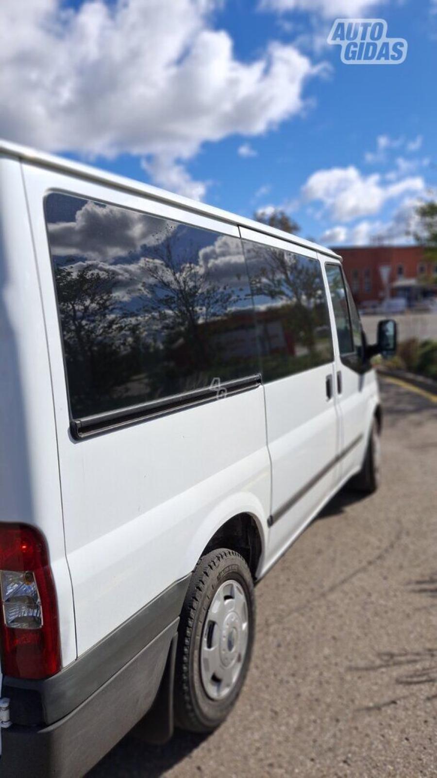 White Ford Transit 2010 in Kaunas, with an engine capacity of 2.20 L and mileage of 248 thousand km for 5400 €, photo 4 on AUTOMOTO.COM.LV