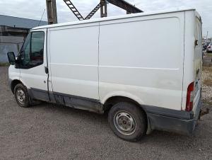 White Ford Transit 2010 in Tallinn, with an engine capacity of 2.20 L and mileage of 470 thousand km for 799 €, photo 9 on AUTOMOTO.COM.LV