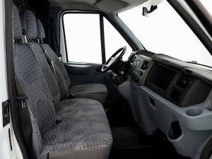 White Ford Transit 2010 in Tallinn, with an engine capacity of 2.20 L and mileage of 288 thousand km for 2499 €, photo 7 on AUTOMOTO.COM.LV
