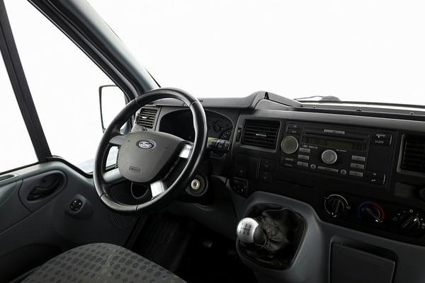 Balts Ford Transit 2010 Tallina, ar dzinēja tilpumu 2.20 L un nobraukumu 288 tūkst. km par 2499 €, foto 6 vietnē AUTOMOTO.COM.LV