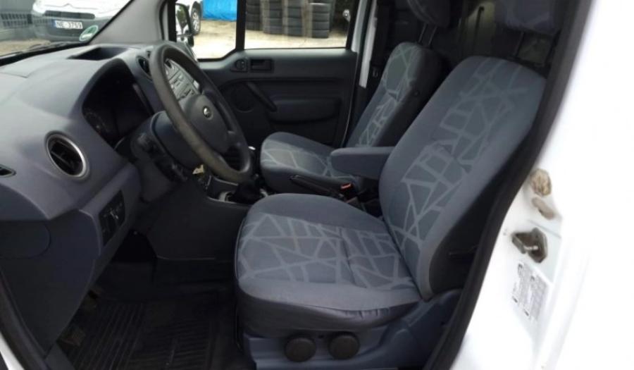 White Ford Transit 2011 in Riga, with an engine capacity of 1.80 L and mileage of 254 thousand km for 4700 €, photo 14 on AUTOMOTO.COM.LV
