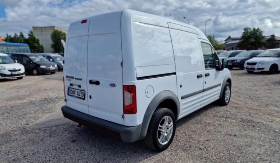 White Ford Transit 2011 in Riga, with an engine capacity of 1.80 L and mileage of 254 thousand km for 4700 €, photo 18 on AUTOMOTO.COM.LV