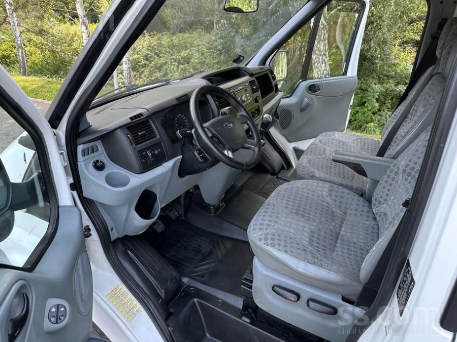 White Ford Transit 2011 in Jelgava, with an engine capacity of 2.20 L and mileage of 199 thousand km for 6500 €, photo 10 on AUTOMOTO.COM.LV