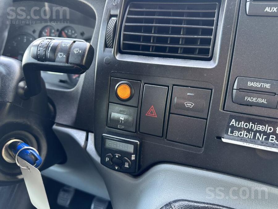 White Ford Transit 2011 in Jelgava, with an engine capacity of 2.20 L and mileage of 199 thousand km for 6500 €, photo 17 on AUTOMOTO.COM.LV