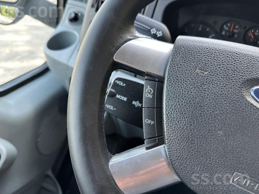 White Ford Transit 2011 in Jelgava, with an engine capacity of 2.20 L and mileage of 199 thousand km for 6500 €, photo 18 on AUTOMOTO.COM.LV
