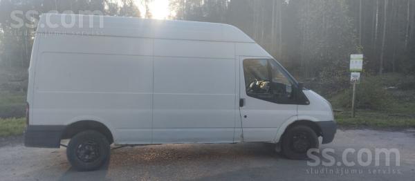 Ford Transit 2011 Jelgava vietnē Balts Ford Transit 2011 Jelgava, ar dzinēja tilpumu 2.20 L un nobraukumu 285 tūkst. km par 3850 €, foto 3 vietnē AUTOMOTO.COM.LV
