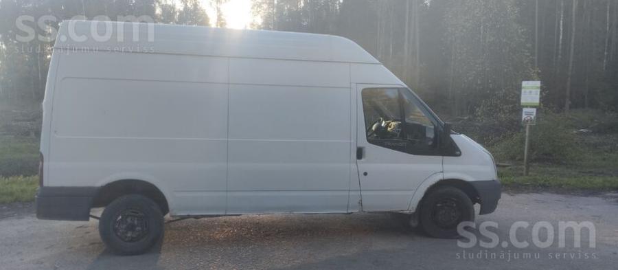 White Ford Transit 2011 in Jelgava, with an engine capacity of 2.20 L and mileage of 285 thousand km for 3850 €, photo 3 on AUTOMOTO.COM.LV