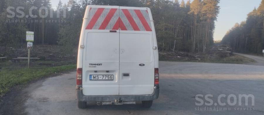 White Ford Transit 2011 in Jelgava, with an engine capacity of 2.20 L and mileage of 285 thousand km for 3850 €, photo 4 on AUTOMOTO.COM.LV