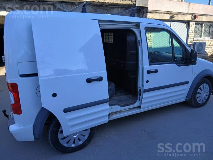 Balts Ford Transit 2012 Rīga, ar dzinēja tilpumu 1.80 L un nobraukumu 260 tūkst. km par 2000 €, foto 7 vietnē AUTOMOTO.COM.LV