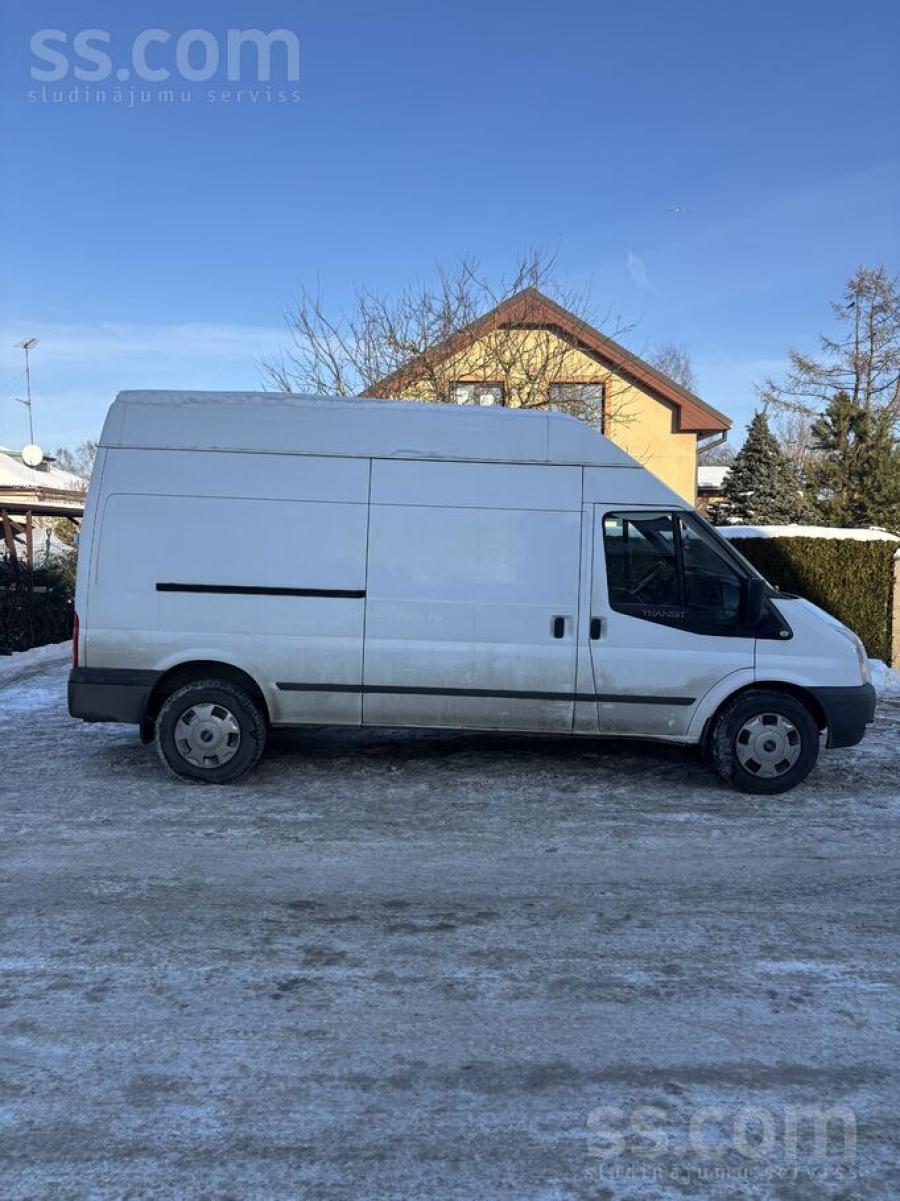 Balts Ford Transit 2012 Liepāja, ar dzinēja tilpumu 2.20 L un nobraukumu 221 tūkst. km par 6200 €, foto 4 vietnē AUTOMOTO.COM.LV