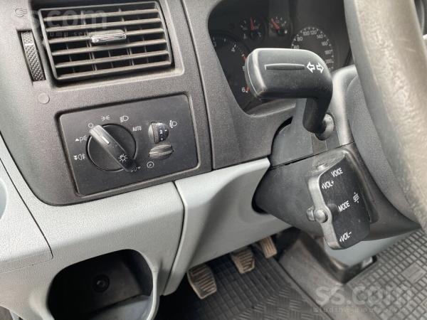 White Ford Transit 2012 in Riga, with an engine capacity of 2.20 L and mileage of 168 thousand km for 3850 €, photo 7 on AUTOMOTO.COM.LV