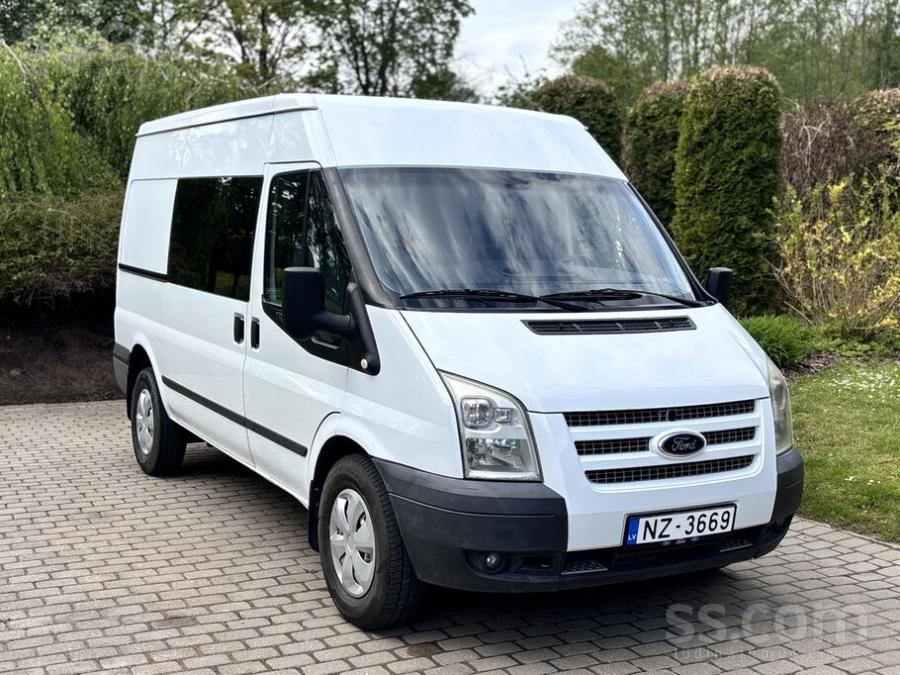 White Ford Transit 2012 in Aluksne, with an engine capacity of 2.20 L and mileage of 231 thousand km for 6400 €, photo 1 on AUTOMOTO.COM.LV