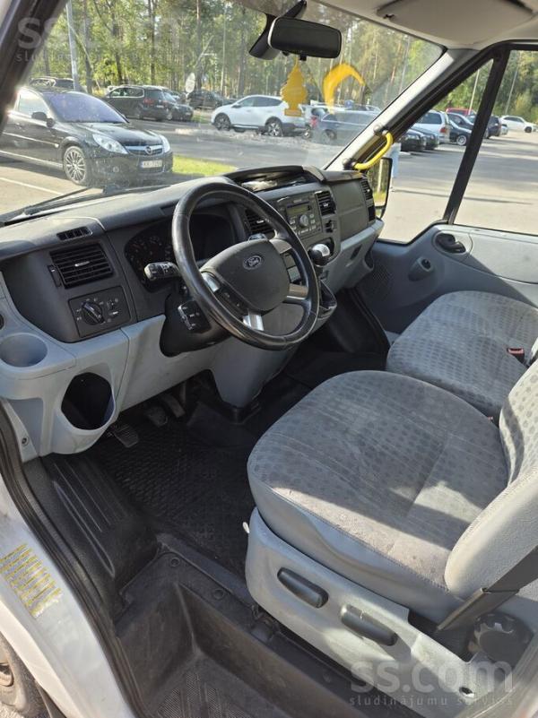 White Ford Transit 2012 in Daugavpils, with an engine capacity of 2.20 L and mileage of 316 thousand km for 6300 €, photo 5 on AUTOMOTO.COM.LV