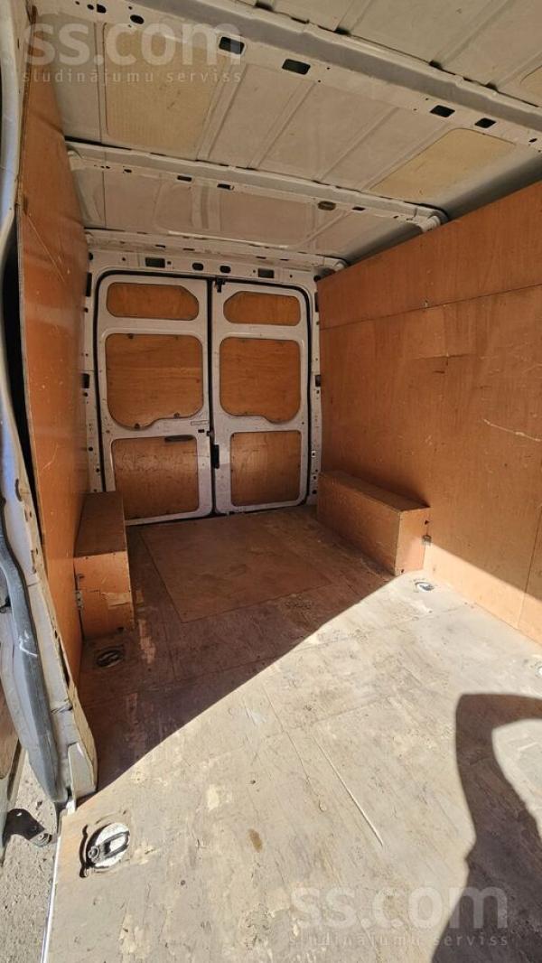 White Ford Transit 2012 in Riga, with an engine capacity of 2.20 L and mileage of 339 thousand km for 3300 €, photo 6 on AUTOMOTO.COM.LV