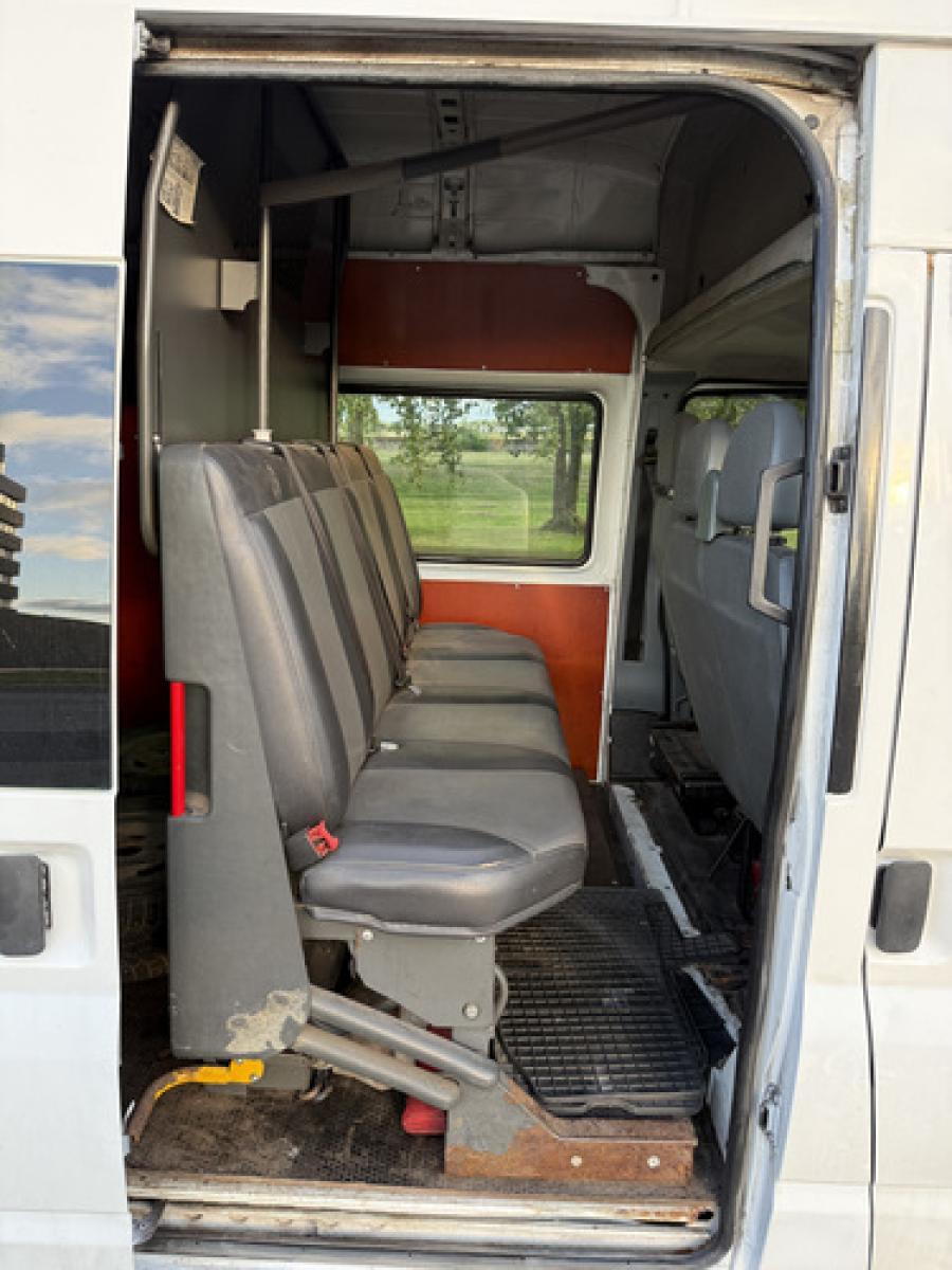 Balts Ford Transit 2012 Tallina, ar dzinēja tilpumu 2.20 L un nobraukumu 257 tūkst. km par 5000 €, foto 10 vietnē AUTOMOTO.COM.LV