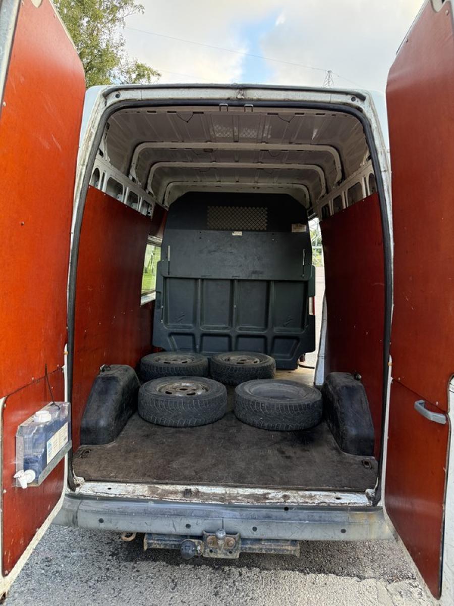Balts Ford Transit 2012 Tallina, ar dzinēja tilpumu 2.20 L un nobraukumu 257 tūkst. km par 5000 €, foto 25 vietnē AUTOMOTO.COM.LV