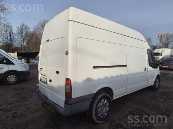 White Ford Transit 2013 in Riga, with an engine capacity of 2.20 L and mileage of 301 thousand km for 2290 €, photo 4 on AUTOMOTO.COM.LV