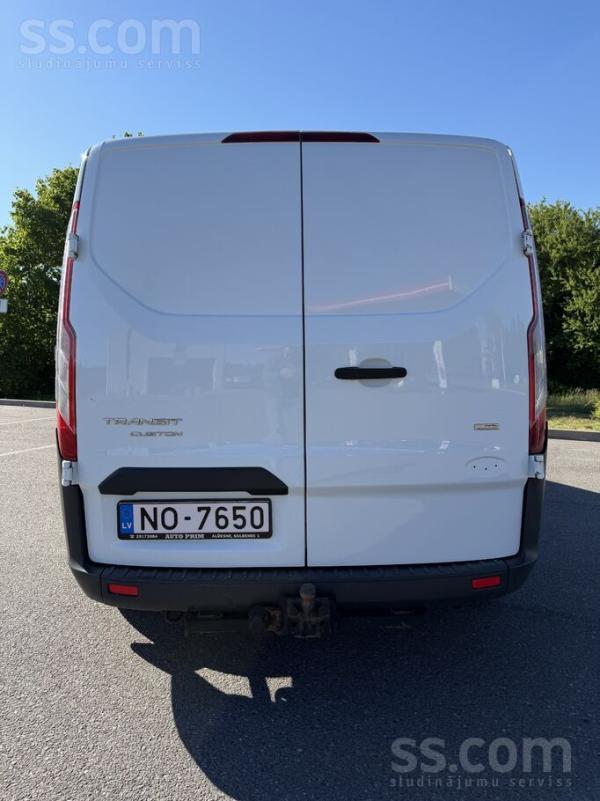 White Ford Transit 2013 in Riga, with an engine capacity of 2.20 L and mileage of 282 thousand km for 7100 €, photo 4 on AUTOMOTO.COM.LV