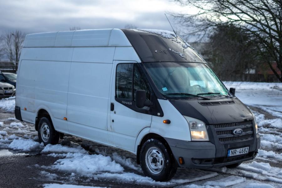 White Ford Transit 2013 in Riga, with an engine capacity of 2.20 L and mileage of 307 thousand km for 5500 €, photo 12 on AUTOMOTO.COM.LV