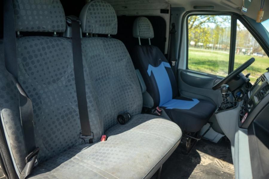 White Ford Transit 2013 in Riga, with an engine capacity of 2.20 L and mileage of 307 thousand km for 5500 €, photo 13 on AUTOMOTO.COM.LV