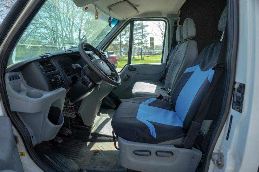 White Ford Transit 2013 in Riga, with an engine capacity of 2.20 L and mileage of 307 thousand km for 5500 €, photo 19 on AUTOMOTO.COM.LV
