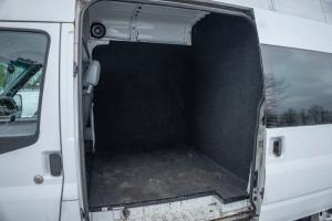 White Ford Transit 2013 in Riga, with an engine capacity of 2.20 L and mileage of 307 thousand km for 5500 €, photo 21 on AUTOMOTO.COM.LV