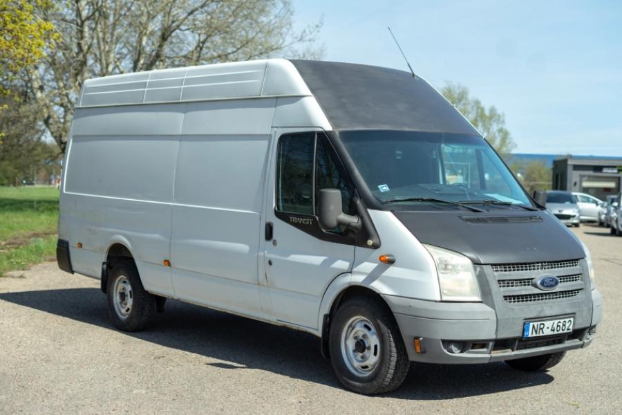 White Ford Transit 2013 in Riga, with an engine capacity of 2.20 L and mileage of 307 thousand km for 5500 €, photo 22 on AUTOMOTO.COM.LV