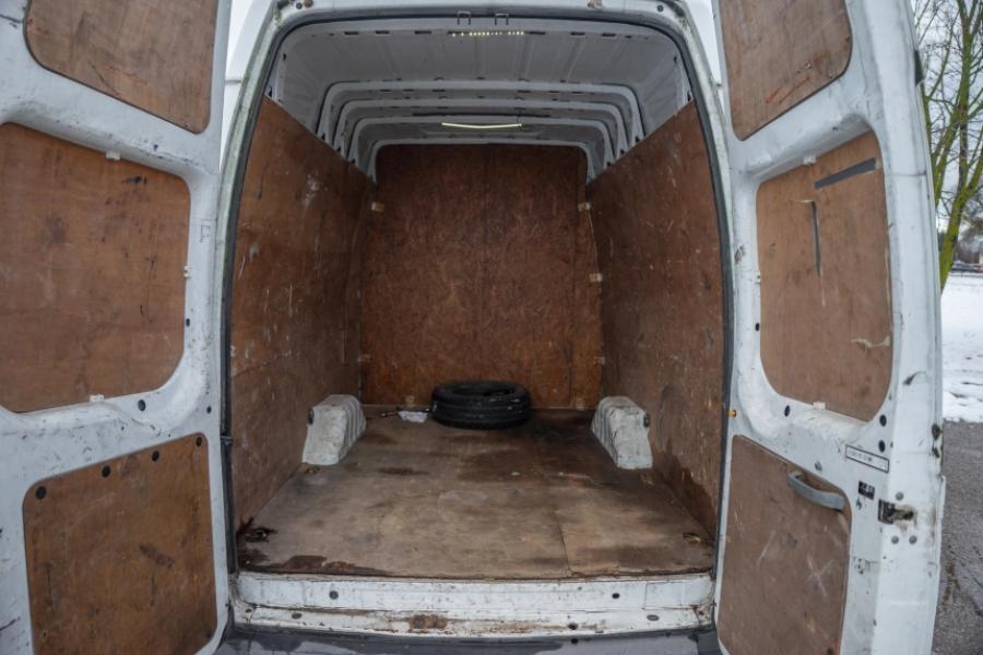 White Ford Transit 2013 in Riga, with an engine capacity of 2.20 L and mileage of 307 thousand km for 5500 €, photo 23 on AUTOMOTO.COM.LV