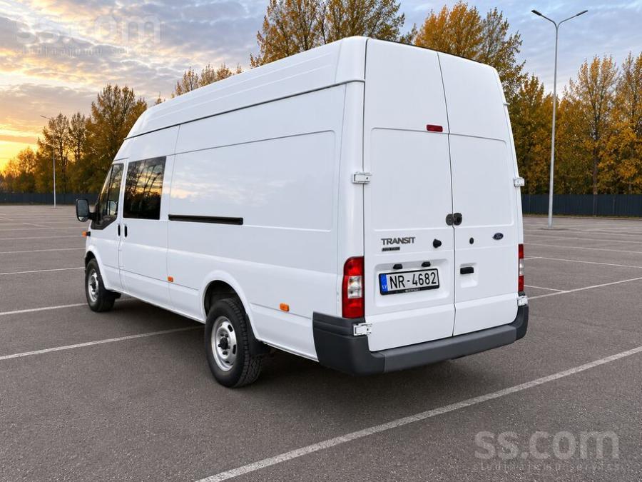 White Ford Transit 2013 in Riga, with an engine capacity of 2.20 L and mileage of 307 thousand km for 4500 €, photo 4 on AUTOMOTO.COM.LV