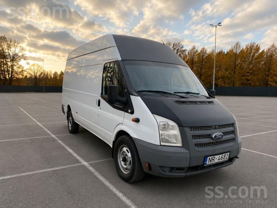 White Ford Transit 2013 in Riga, with an engine capacity of 2.20 L and mileage of 307 thousand km for 4500 €, photo 6 on AUTOMOTO.COM.LV