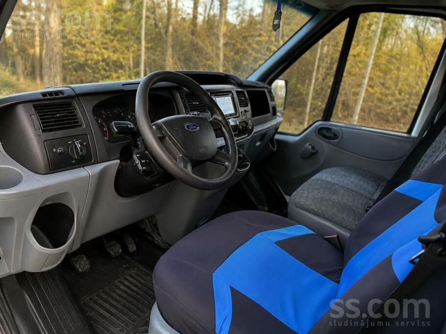 White Ford Transit 2013 in Riga, with an engine capacity of 2.20 L and mileage of 307 thousand km for 4500 €, photo 7 on AUTOMOTO.COM.LV