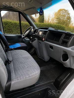 White Ford Transit 2013 in Riga, with an engine capacity of 2.20 L and mileage of 307 thousand km for 4500 €, photo 9 on AUTOMOTO.COM.LV