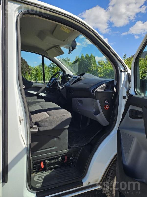 White Ford Transit 2013 in Riga, with an engine capacity of 2.20 L and mileage of 190 thousand km for 6000 €, photo 7 on AUTOMOTO.COM.LV