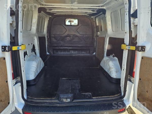 White Ford Transit 2013 in Riga, with an engine capacity of 2.20 L and mileage of 190 thousand km for 6000 €, photo 9 on AUTOMOTO.COM.LV