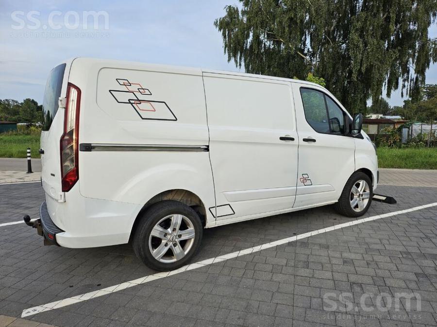 White Ford Transit 2013 in Riga, with an engine capacity of 2.20 L and mileage of 190 thousand km for 6000 €, photo 6 on AUTOMOTO.COM.LV