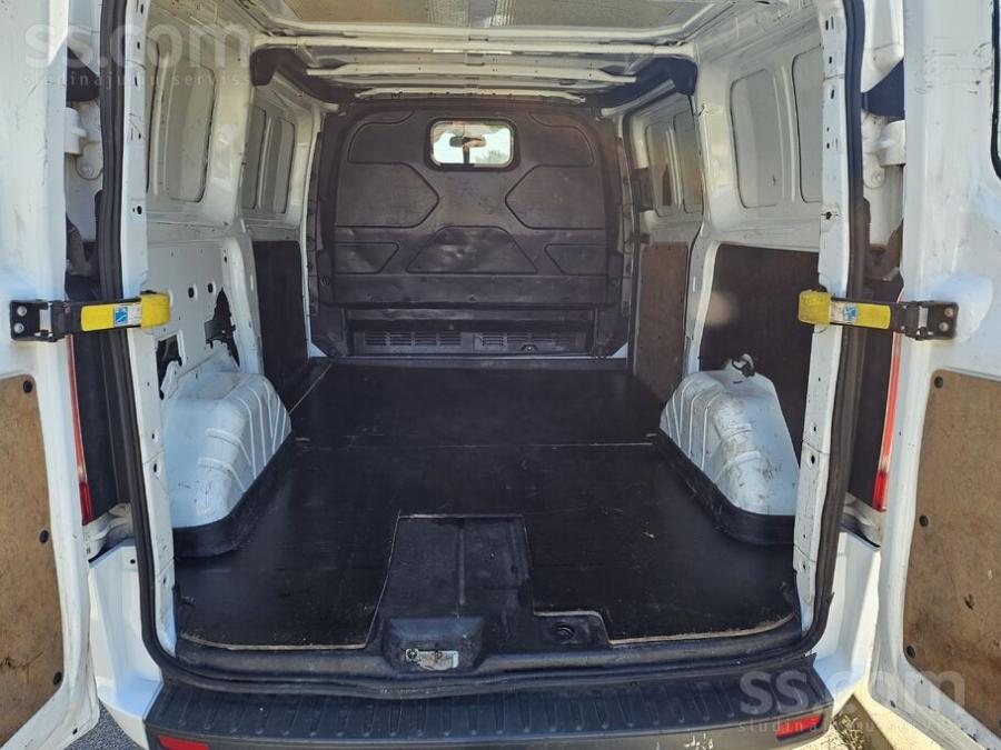 White Ford Transit 2013 in Riga, with an engine capacity of 2.20 L and mileage of 190 thousand km for 6000 €, photo 10 on AUTOMOTO.COM.LV