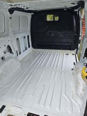 White Ford Transit 2013 in Riga, with an engine capacity of 2.20 L and mileage of 190 thousand km for 6000 €, photo 12 on AUTOMOTO.COM.LV